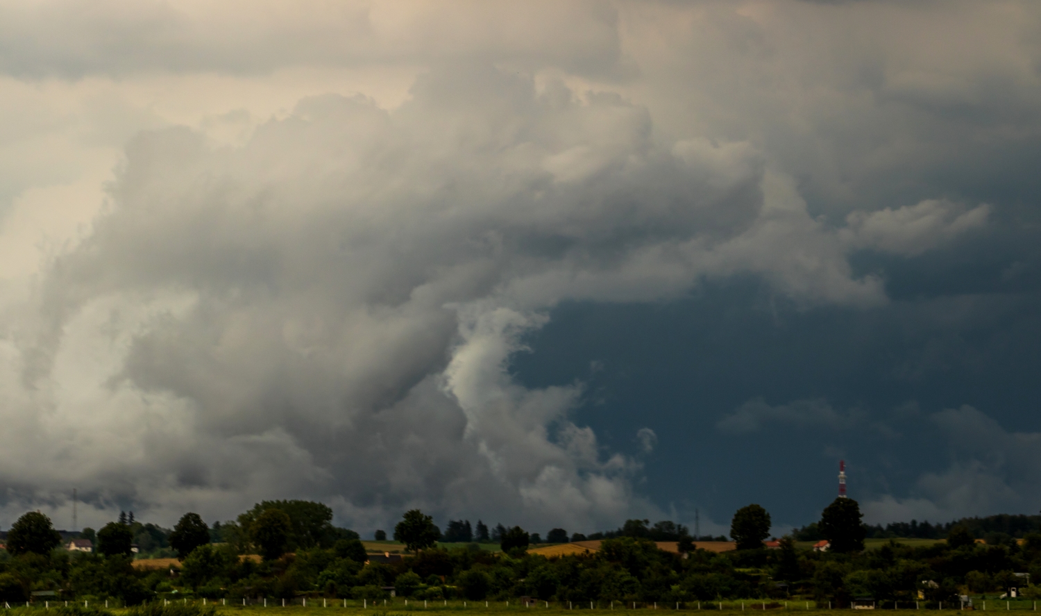 Inflow bands | Polscy Łowcy Burz – Skywarn Polska